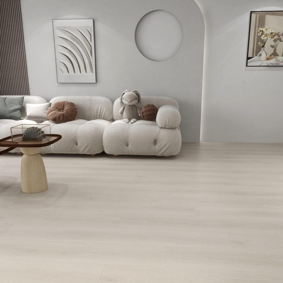 Alabaster Matte Finish: Weightless, Long-Lasting & Versatile